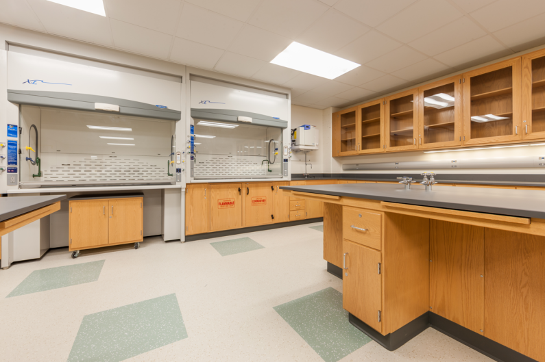 MDC Building 3000 & Science Lab | Thornton Construction