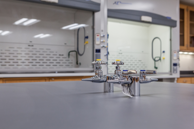 MDC Building 3000 & Science Lab | Thornton Construction